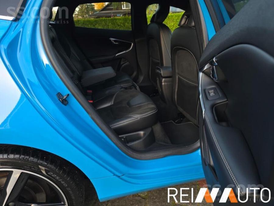 Zils Volvo V40 2013 Rīga, ar dzinēja tilpumu 2.00 L un nobraukumu 339 tūkst. km par 6450 €, foto 12 vietnē AUTOMOTO.COM.LV