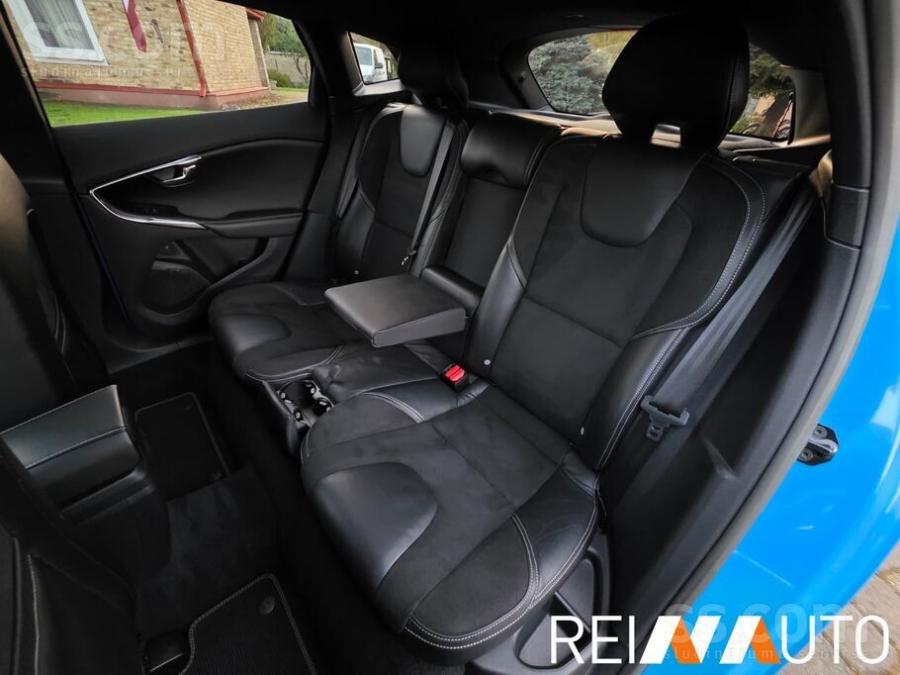 Zils Volvo V40 2013 Rīga, ar dzinēja tilpumu 2.00 L un nobraukumu 339 tūkst. km par 6450 €, foto 14 vietnē AUTOMOTO.COM.LV