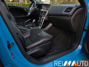 Zils Volvo V40 2013 Rīga, ar dzinēja tilpumu 2.00 L un nobraukumu 339 tūkst. km par 6450 €, foto 16 vietnē AUTOMOTO.COM.LV