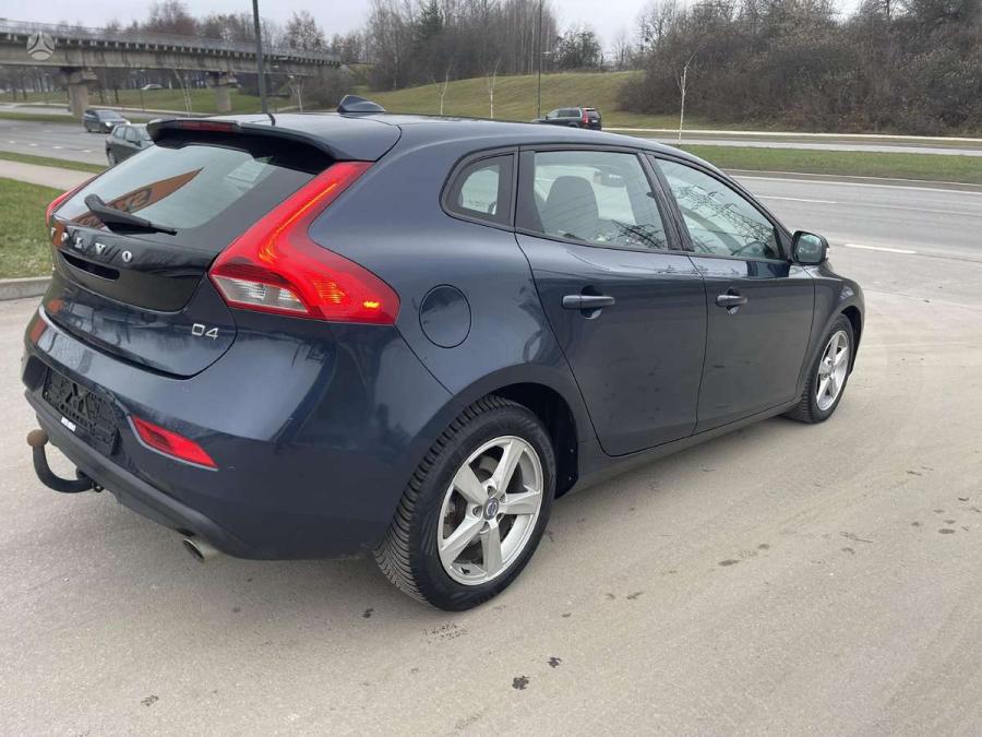 Zils Volvo V40 2014 Kauņa, ar dzinēja tilpumu 1.97 L un nobraukumu 226 tūkst. km par 5650 €, foto 10 vietnē AUTOMOTO.COM.LV