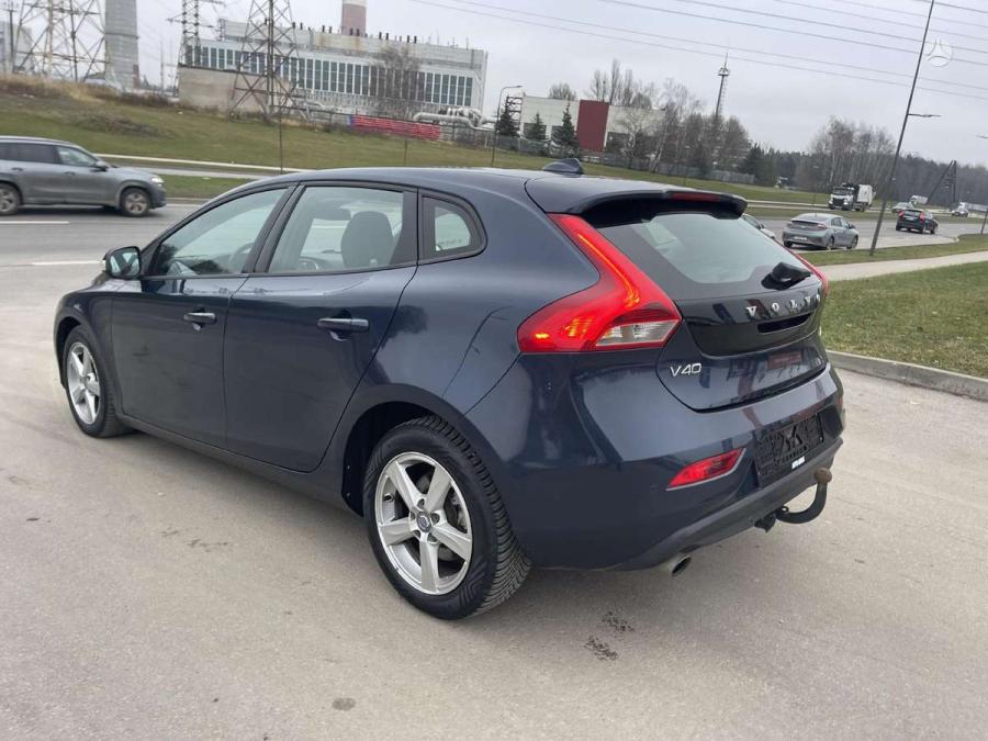 Zils Volvo V40 2014 Kauņa, ar dzinēja tilpumu 1.97 L un nobraukumu 226 tūkst. km par 5650 €, foto 14 vietnē AUTOMOTO.COM.LV
