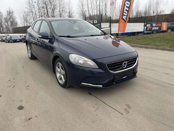 Blue Volvo V40 2014 in Kaunas, with an engine capacity of 1.97 L and mileage of 226 thousand km for 5450 €, photo 1 on AUTOMOTO.COM.LV