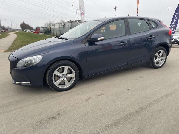 Blue Volvo V40 2014 in Kaunas, with an engine capacity of 1.97 L and mileage of 226 thousand km for 5450 €, photo 7 on AUTOMOTO.COM.LV