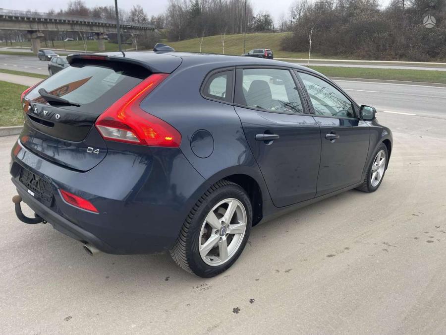 Zils Volvo V40 2014 Kauņa, ar dzinēja tilpumu 1.97 L un nobraukumu 226 tūkst. km par 5450 €, foto 14 vietnē AUTOMOTO.COM.LV