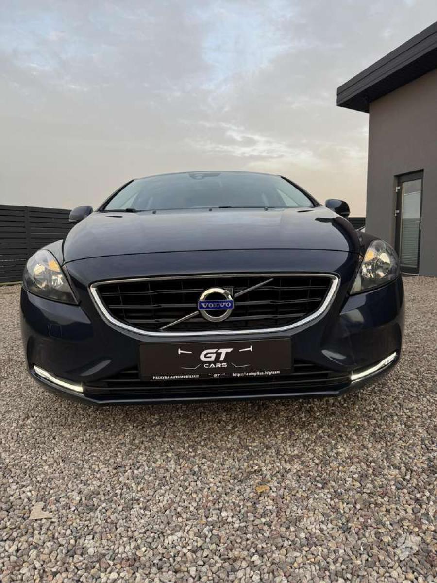 Zils Volvo V40 2014 Alīta, ar dzinēja tilpumu 1.56 L un nobraukumu 256 tūkst. km par 4900 €, foto 2 vietnē AUTOMOTO.COM.LV