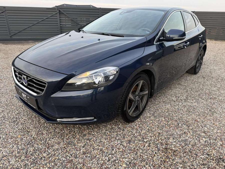 Zils Volvo V40 2014 Alīta, ar dzinēja tilpumu 1.56 L un nobraukumu 256 tūkst. km par 4900 €, foto 3 vietnē AUTOMOTO.COM.LV