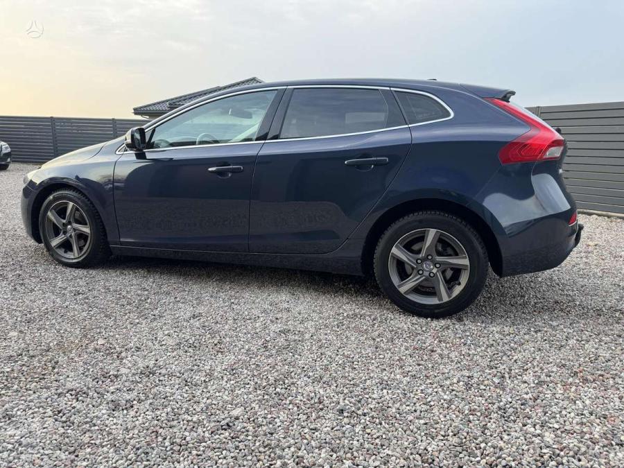Zils Volvo V40 2014 Alīta, ar dzinēja tilpumu 1.56 L un nobraukumu 256 tūkst. km par 4900 €, foto 4 vietnē AUTOMOTO.COM.LV