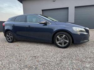 Zils Volvo V40 2014 Alīta, ar dzinēja tilpumu 1.56 L un nobraukumu 256 tūkst. km par 4900 €, foto 9 vietnē AUTOMOTO.COM.LV