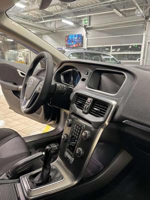 Zils Volvo V40 2014 Viļņa, ar dzinēja tilpumu 1.97 L un nobraukumu 298 tūkst. km par 4450 €, foto 20 vietnē AUTOMOTO.COM.LV