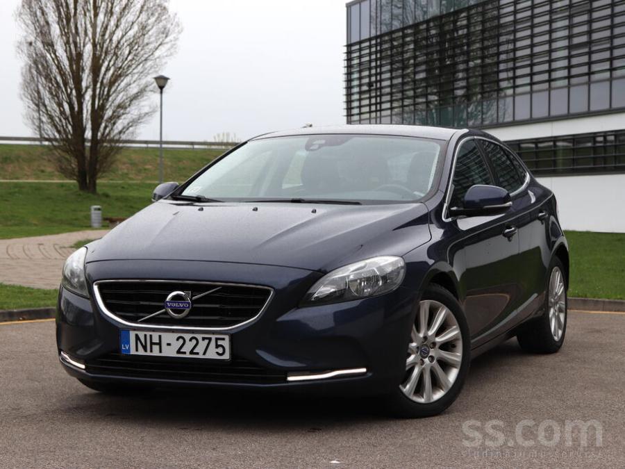 Zils Volvo V40 2014 Daugavpils, ar dzinēja tilpumu 1.60 L un nobraukumu 238 tūkst. km par 5850 €, foto 1 vietnē AUTOMOTO.COM.LV