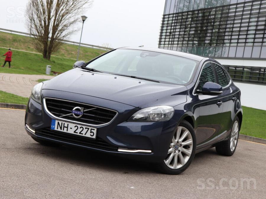 Zils Volvo V40 2014 Daugavpils, ar dzinēja tilpumu 1.60 L un nobraukumu 238 tūkst. km par 5850 €, foto 3 vietnē AUTOMOTO.COM.LV