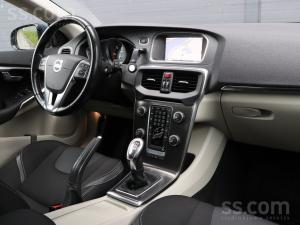 Zils Volvo V40 2014 Daugavpils, ar dzinēja tilpumu 1.60 L un nobraukumu 238 tūkst. km par 5850 €, foto 10 vietnē AUTOMOTO.COM.LV