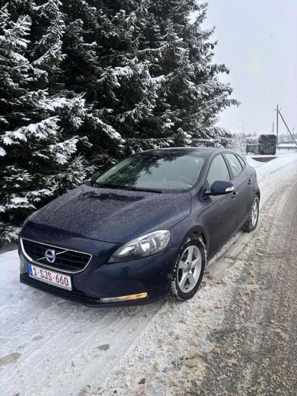 Zils Volvo V40 2014 Kauņa, ar dzinēja tilpumu 1.56 L un nobraukumu 285 tūkst. km par 5750 €, foto 1 vietnē AUTOMOTO.COM.LV