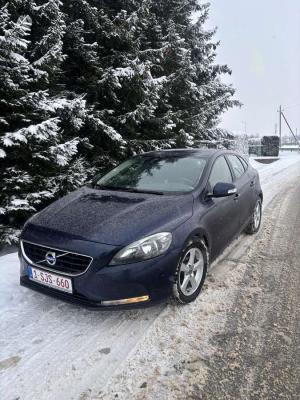 Zils Volvo V40 2014 Kauņa, ar dzinēja tilpumu 1.56 L un nobraukumu 285 tūkst. km par 5750 €, foto  vietnē AUTOMOTO.COM.LV
