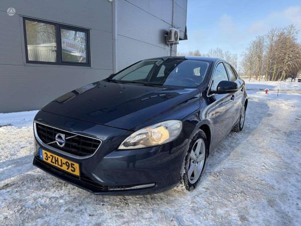 Blue Volvo V40 2014 in Kaunas, with an engine capacity of 1.97 L and mileage of 257 thousand km for 5450 €, photo 1 on AUTOMOTO.COM.LV