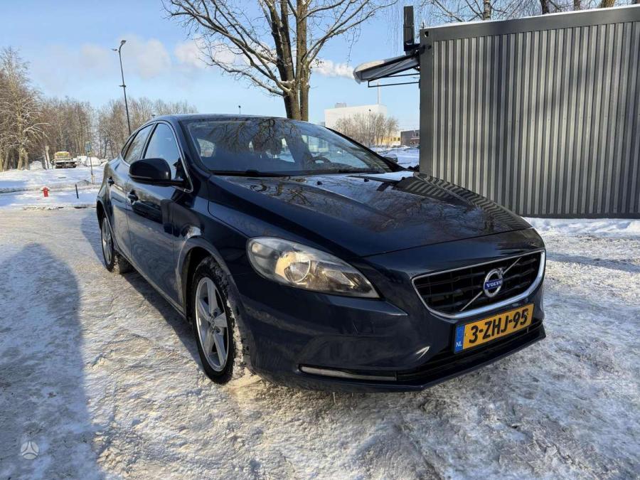 Zils Volvo V40 2014 Kauņa, ar dzinēja tilpumu 1.97 L un nobraukumu 257 tūkst. km par 5450 €, foto 3 vietnē AUTOMOTO.COM.LV