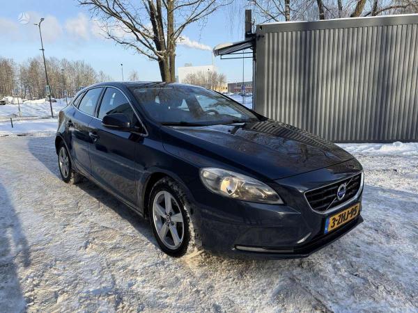 Blue Volvo V40 2014 in Kaunas, with an engine capacity of 1.97 L and mileage of 257 thousand km for 5450 €, photo 4 on AUTOMOTO.COM.LV