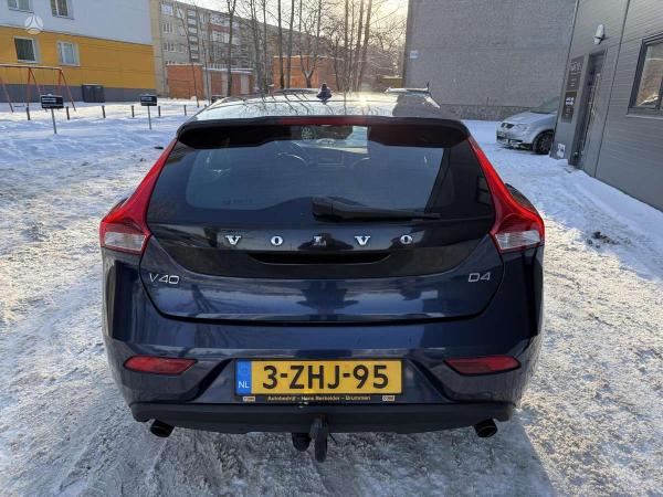 Blue Volvo V40 2014 in Kaunas, with an engine capacity of 1.97 L and mileage of 257 thousand km for 5450 €, photo 8 on AUTOMOTO.COM.LV