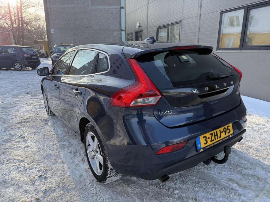 Zils Volvo V40 2014 Kauņa, ar dzinēja tilpumu 1.97 L un nobraukumu 257 tūkst. km par 5450 €, foto 9 vietnē AUTOMOTO.COM.LV