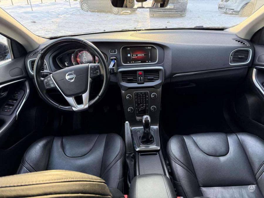 Zils Volvo V40 2014 Kauņa, ar dzinēja tilpumu 1.97 L un nobraukumu 257 tūkst. km par 5450 €, foto 17 vietnē AUTOMOTO.COM.LV
