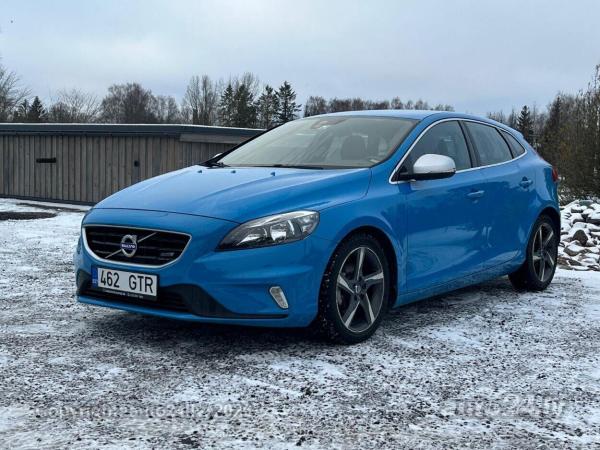 Blue Volvo V40 2014 in Paide, with an engine capacity of 1.60 L and mileage of 273 thousand km for 7290 €, photo 1 on AUTOMOTO.COM.LV