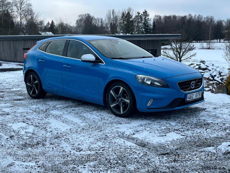 Blue Volvo V40 2014 in Paide, with an engine capacity of 1.60 L and mileage of 273 thousand km for 7290 €, photo 2 on AUTOMOTO.COM.LV