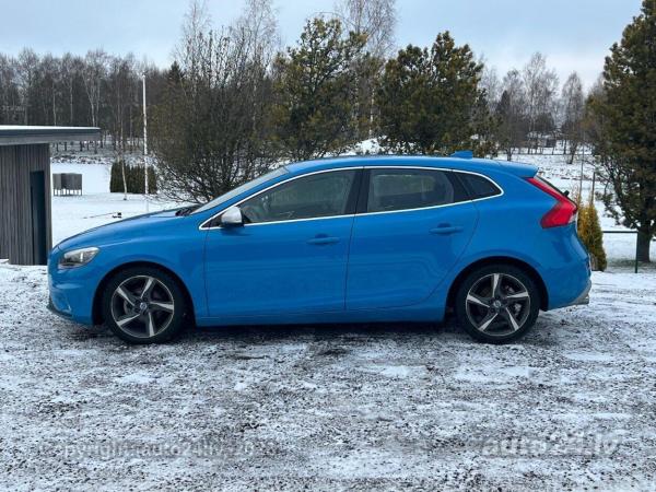 Blue Volvo V40 2014 in Paide, with an engine capacity of 1.60 L and mileage of 273 thousand km for 7290 €, photo 5 on AUTOMOTO.COM.LV