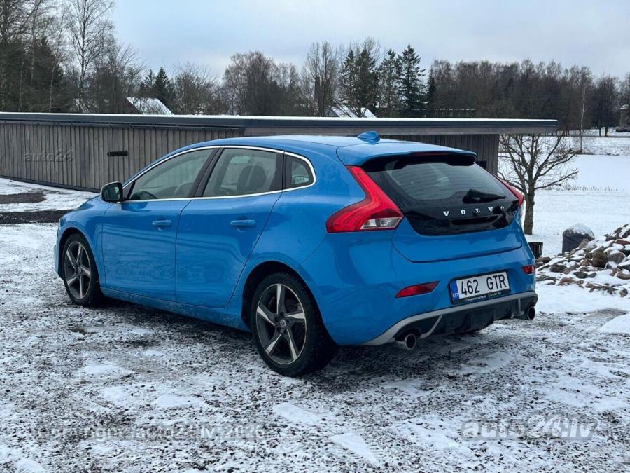 Blue Volvo V40 2014 in Paide, with an engine capacity of 1.60 L and mileage of 273 thousand km for 7290 €, photo 7 on AUTOMOTO.COM.LV