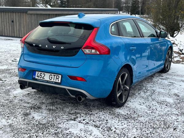 Blue Volvo V40 2014 in Paide, with an engine capacity of 1.60 L and mileage of 273 thousand km for 7290 €, photo 10 on AUTOMOTO.COM.LV