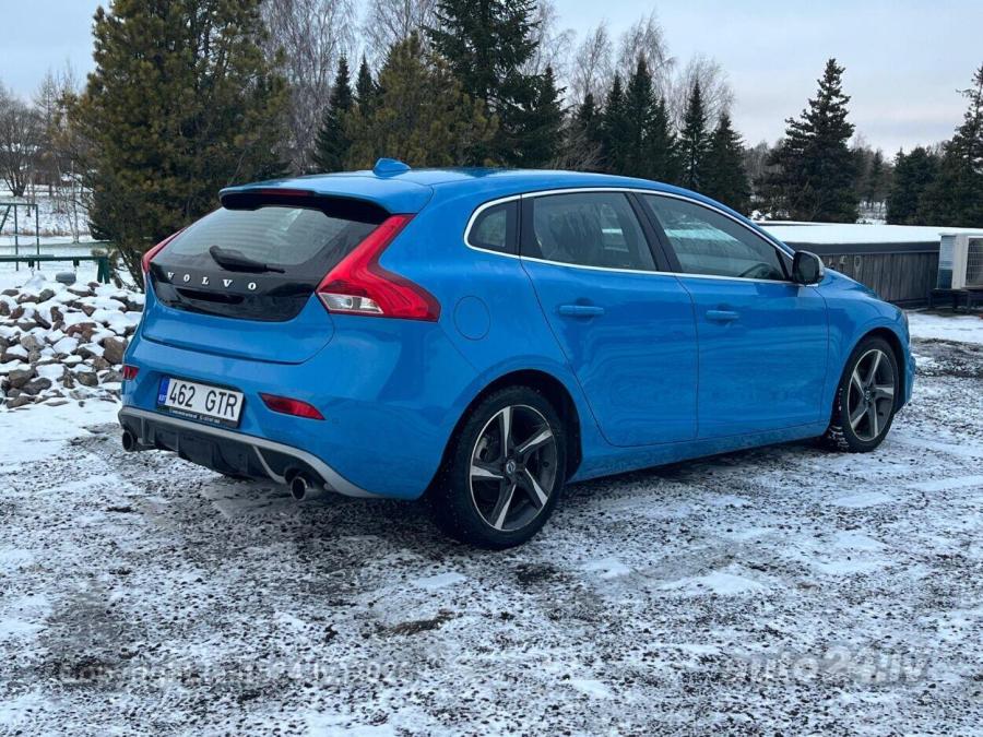 Blue Volvo V40 2014 in Paide, with an engine capacity of 1.60 L and mileage of 273 thousand km for 7290 €, photo 12 on AUTOMOTO.COM.LV