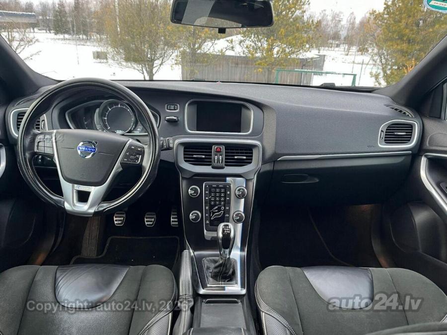 Blue Volvo V40 2014 in Paide, with an engine capacity of 1.60 L and mileage of 273 thousand km for 7290 €, photo 13 on AUTOMOTO.COM.LV