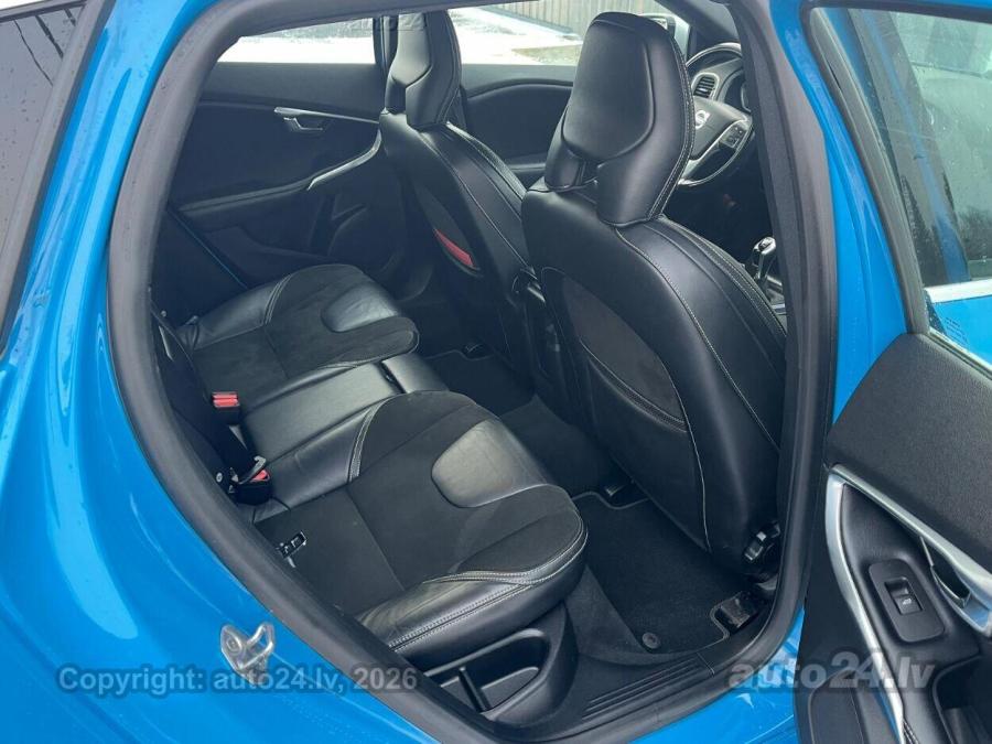 Blue Volvo V40 2014 in Paide, with an engine capacity of 1.60 L and mileage of 273 thousand km for 7290 €, photo 16 on AUTOMOTO.COM.LV