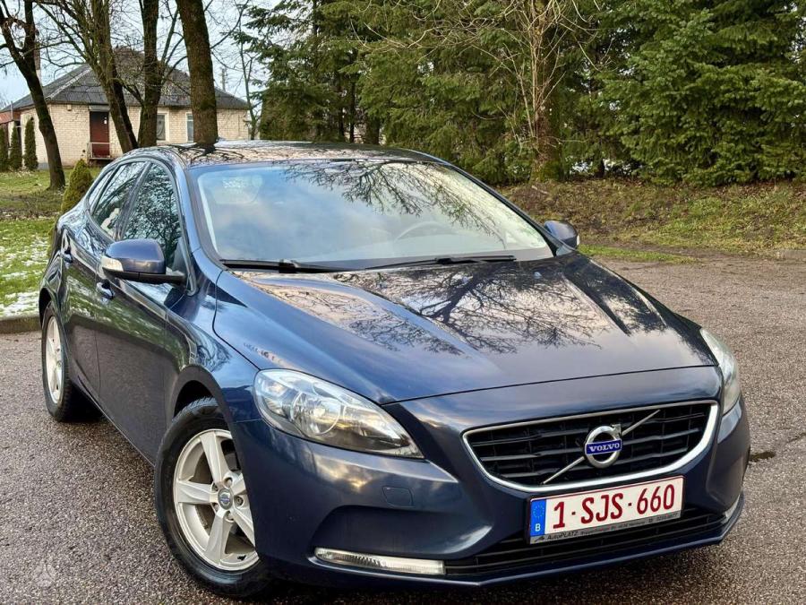 Zils Volvo V40 2014 Kauņa, ar dzinēja tilpumu 1.56 L un nobraukumu 290 tūkst. km par 5650 €, foto 1 vietnē AUTOMOTO.COM.LV