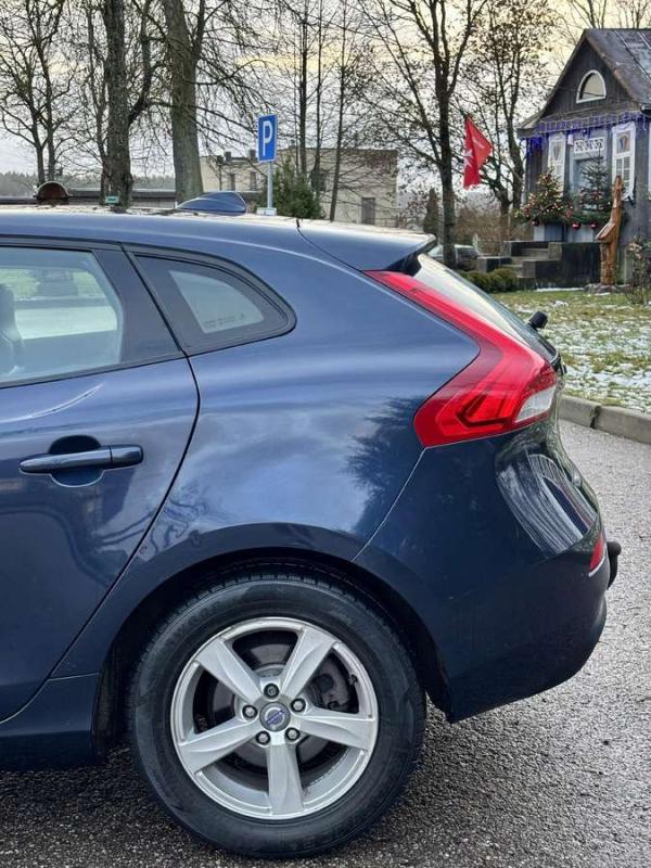 Zils Volvo V40 2014 Kauņa, ar dzinēja tilpumu 1.56 L un nobraukumu 290 tūkst. km par 5650 €, foto 10 vietnē AUTOMOTO.COM.LV