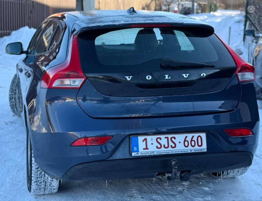 Blue Volvo V40 2014 in Kaunas, with an engine capacity of 1.56 L and mileage of 280 thousand km for 5499 €, photo 9 on AUTOMOTO.COM.LV