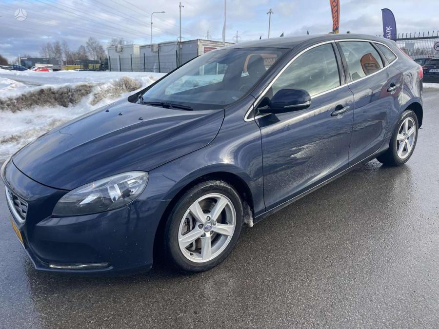 Zils Volvo V40 2014 Kauņa, ar dzinēja tilpumu 2.00 L un nobraukumu 258 tūkst. km par 5950 €, foto 2 vietnē AUTOMOTO.COM.LV