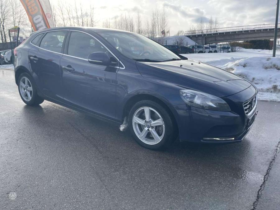 Zils Volvo V40 2014 Kauņa, ar dzinēja tilpumu 2.00 L un nobraukumu 258 tūkst. km par 5950 €, foto 6 vietnē AUTOMOTO.COM.LV
