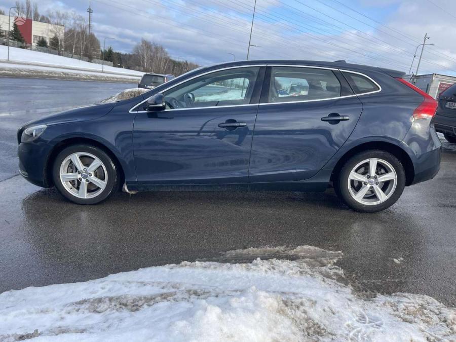 Zils Volvo V40 2014 Kauņa, ar dzinēja tilpumu 2.00 L un nobraukumu 258 tūkst. km par 5950 €, foto 16 vietnē AUTOMOTO.COM.LV