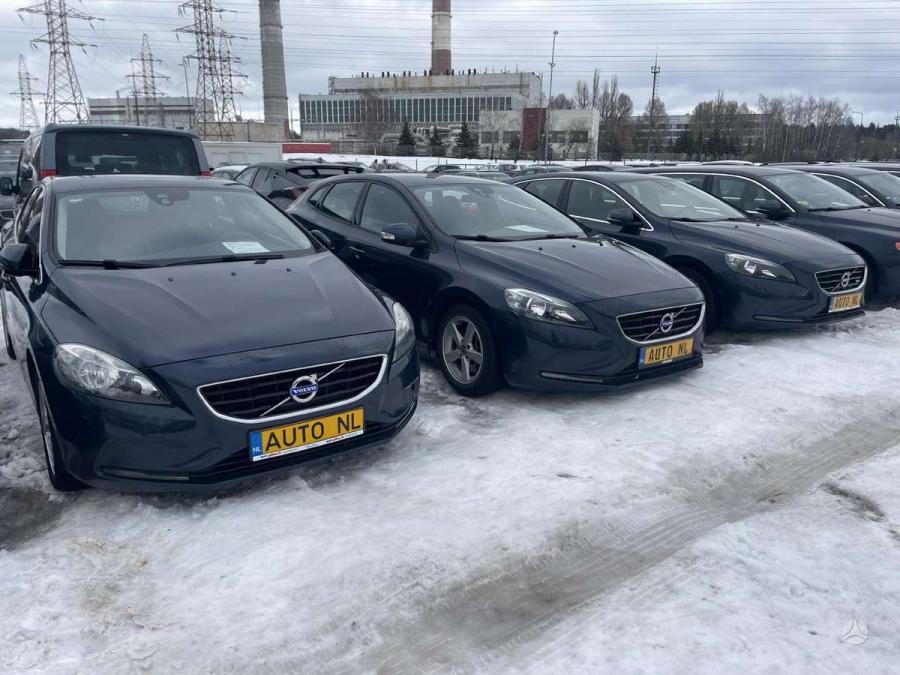Zils Volvo V40 2014 Kauņa, ar dzinēja tilpumu 2.00 L un nobraukumu 258 tūkst. km par 5950 €, foto 34 vietnē AUTOMOTO.COM.LV