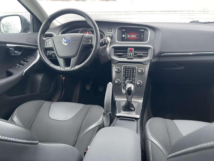 Zils Volvo V40 2014 Kauņa, ar dzinēja tilpumu 1.97 L un nobraukumu 207 tūkst. km par 5650 €, foto 25 vietnē AUTOMOTO.COM.LV