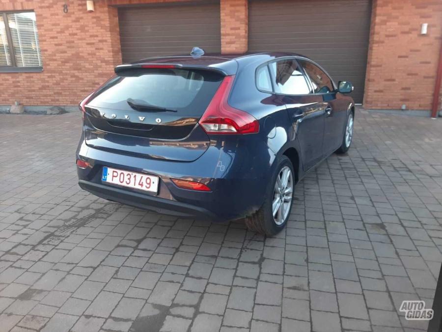 Blue Volvo V40 2014 in Kaunas, with an engine capacity of 1.60 L and mileage of 262 thousand km for 4700 €, photo 3 on AUTOMOTO.COM.LV