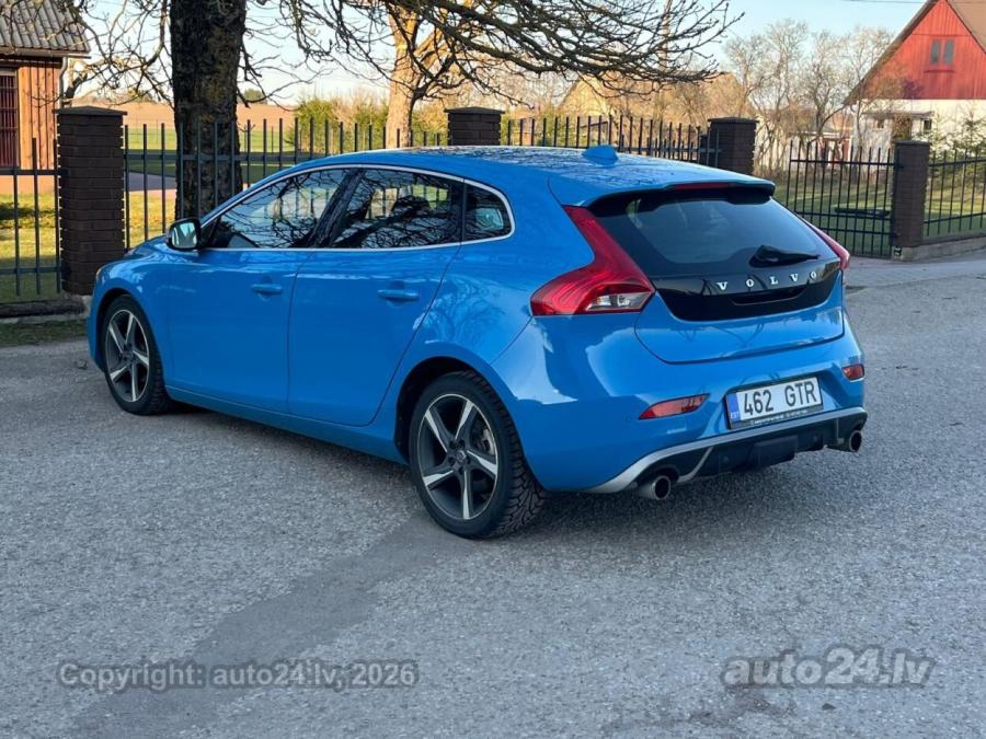 Zils Volvo V40 2014 Paide, ar dzinēja tilpumu 1.60 L un nobraukumu 275 tūkst. km par 7190 €, foto 6 vietnē AUTOMOTO.COM.LV