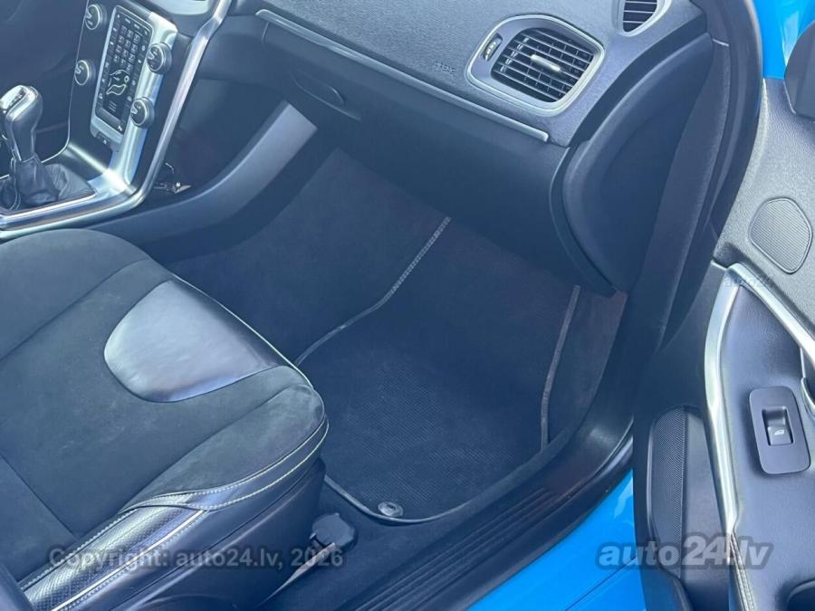 Zils Volvo V40 2014 Paide, ar dzinēja tilpumu 1.60 L un nobraukumu 275 tūkst. km par 7190 €, foto 11 vietnē AUTOMOTO.COM.LV