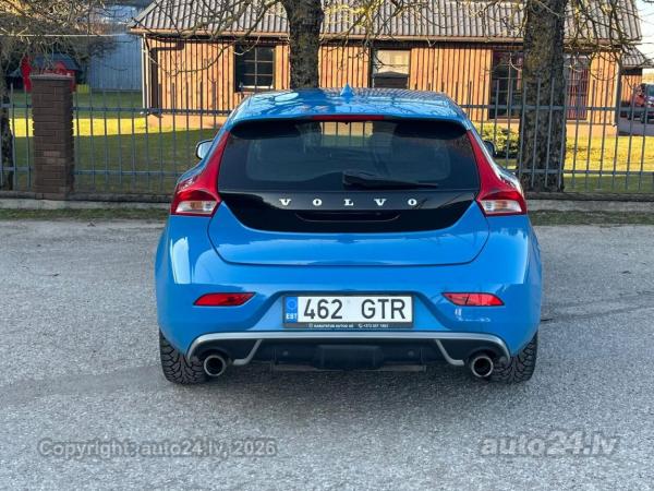 Zils Volvo V40 2014 Paide, ar dzinēja tilpumu 1.60 L un nobraukumu 275 tūkst. km par 7190 €, foto 7 vietnē AUTOMOTO.COM.LV