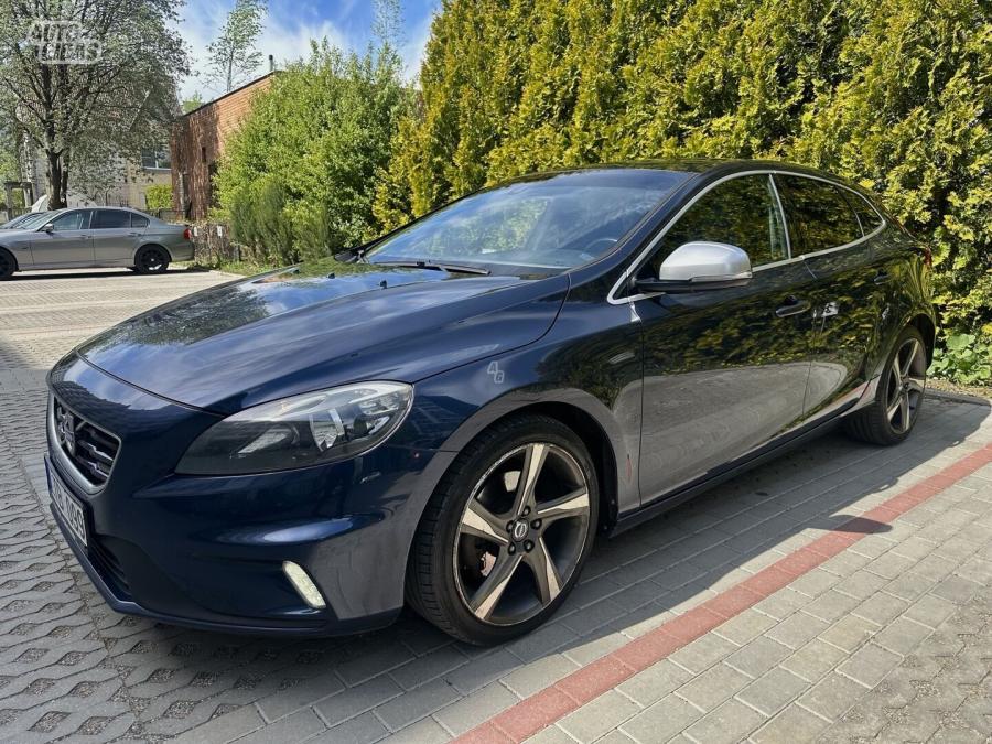 Blue Volvo V40 2014 in Kaunas, with an engine capacity of 1.60 L and mileage of 326 thousand km for 7500 €, photo 1 on AUTOMOTO.COM.LV