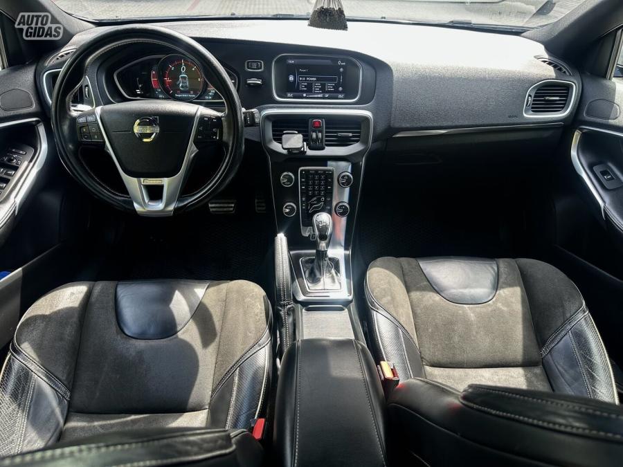 Blue Volvo V40 2014 in Kaunas, with an engine capacity of 1.60 L and mileage of 326 thousand km for 7500 €, photo 8 on AUTOMOTO.COM.LV