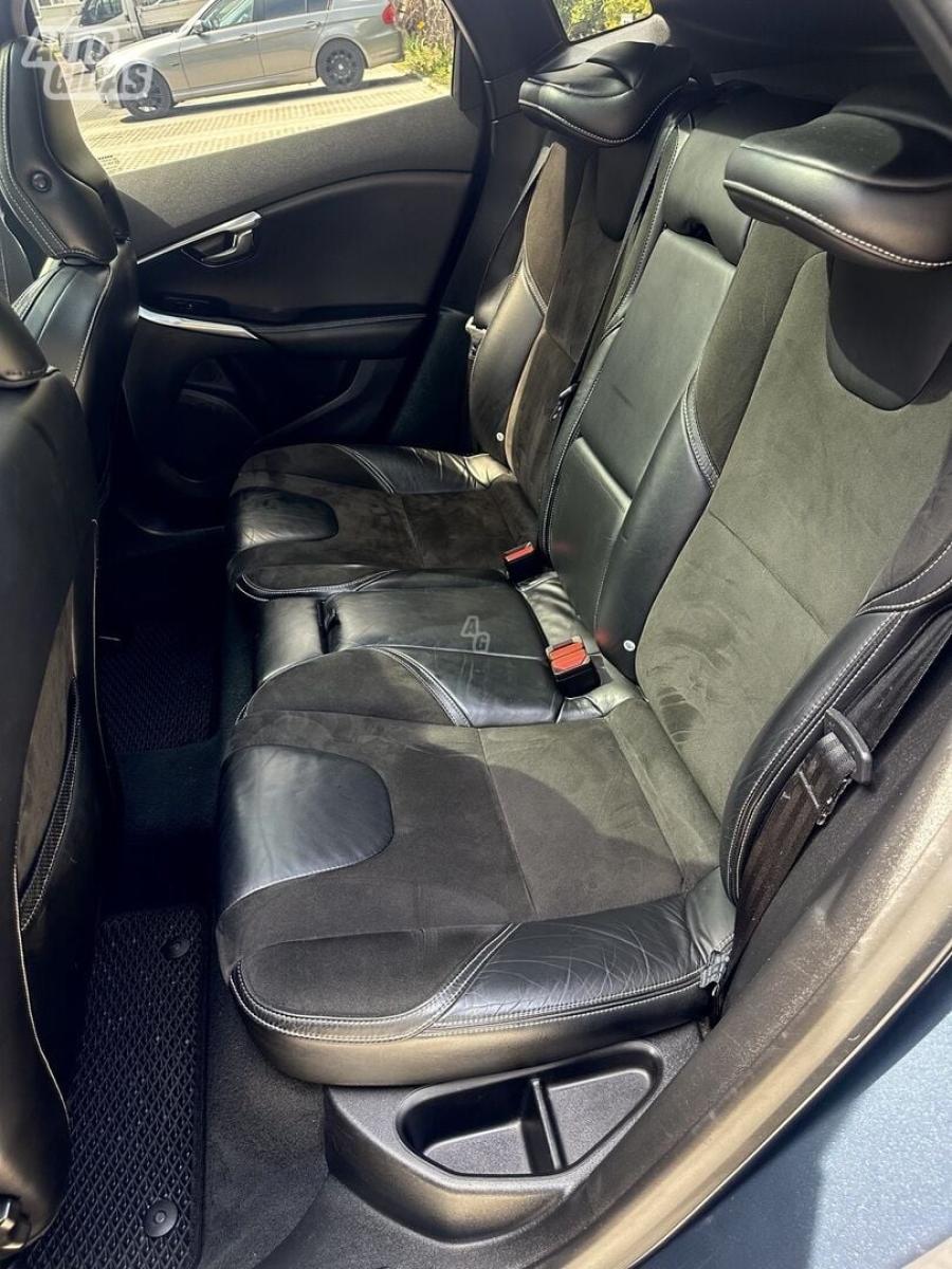 Blue Volvo V40 2014 in Kaunas, with an engine capacity of 1.60 L and mileage of 326 thousand km for 7500 €, photo 10 on AUTOMOTO.COM.LV