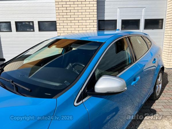 Синий Вольво В40 2014 в Пайде, объемом двигателя 1.60 л и пробегом 280 тыс. км за 7250 €, фото 6 на AUTOMOTO.COM.LV