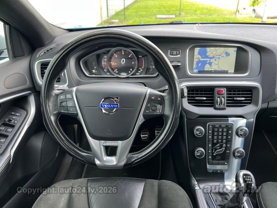 Blue Volvo V40 2014 in Paide, with an engine capacity of 1.60 L and mileage of 280 thousand km for 7250 €, photo 12 on AUTOMOTO.COM.LV