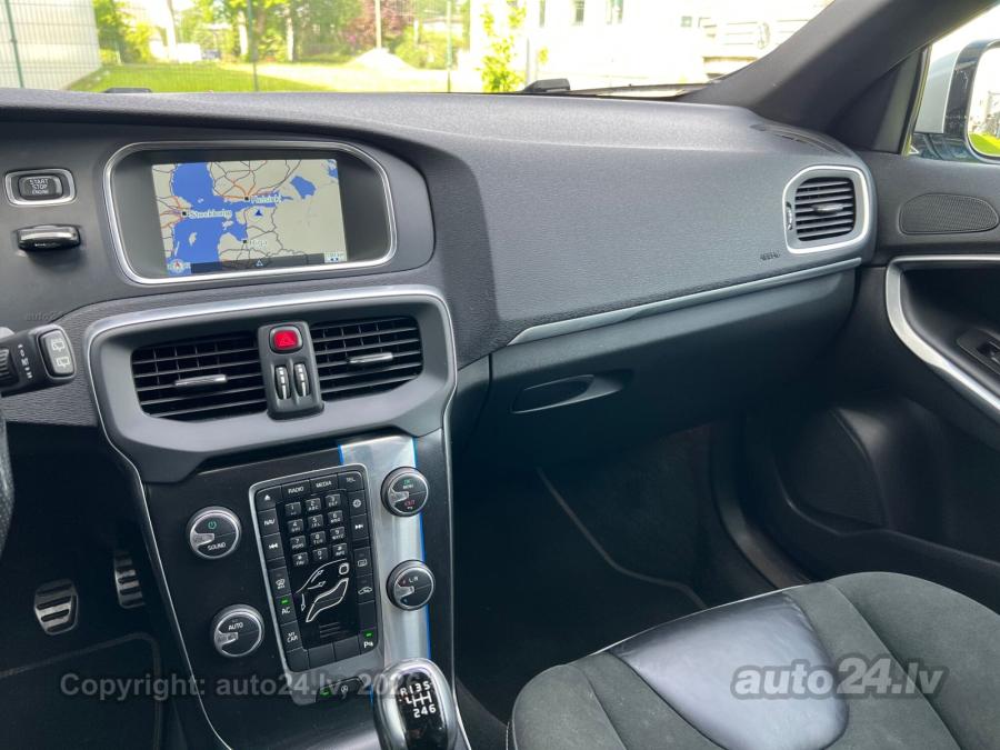 Blue Volvo V40 2014 in Paide, with an engine capacity of 1.60 L and mileage of 280 thousand km for 7250 €, photo 16 on AUTOMOTO.COM.LV